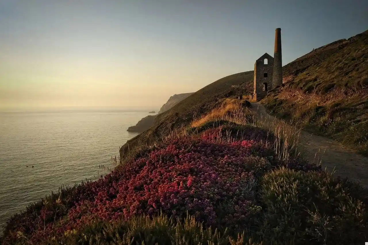 Why Autumn is the Perfect Time to Visit Cornwall - Portwrinkle Holidays